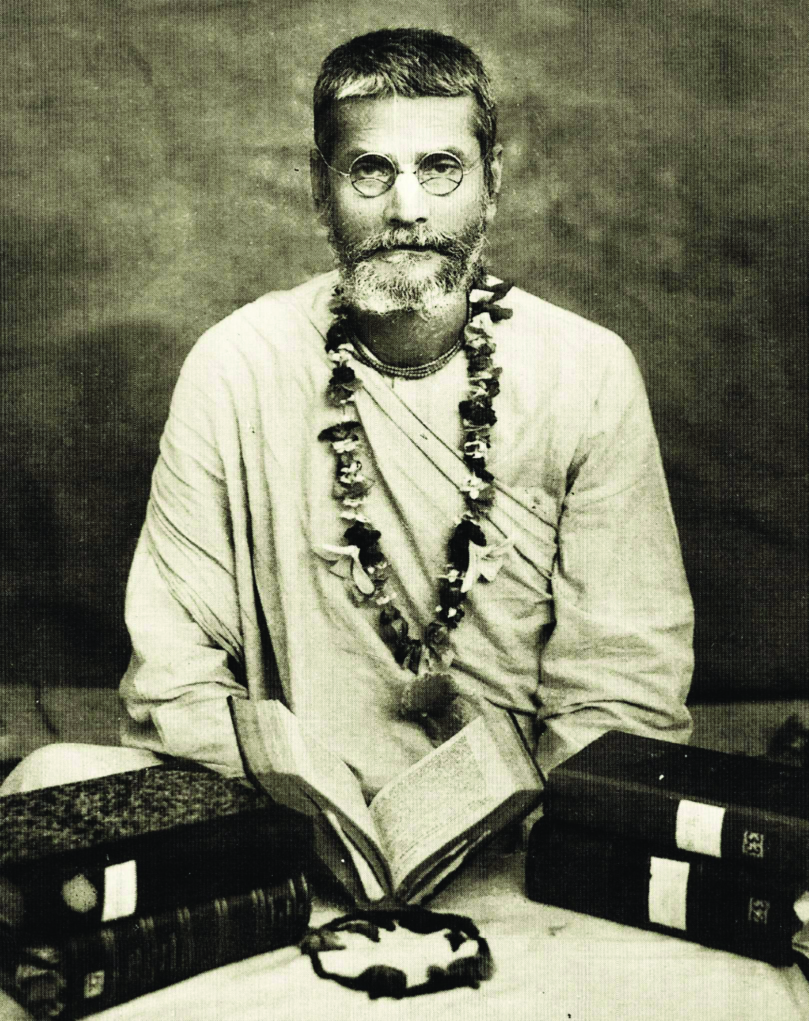 Śrī Śrīmad Bhakti Prajñāna Keśava Gosvāmī Mahārāja – Prabhupada Rays Brasil